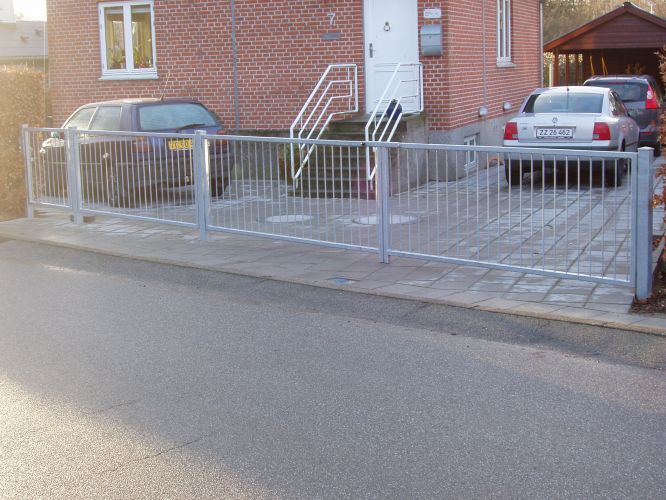 Træholt-Smeden - Galvaniseret stakit